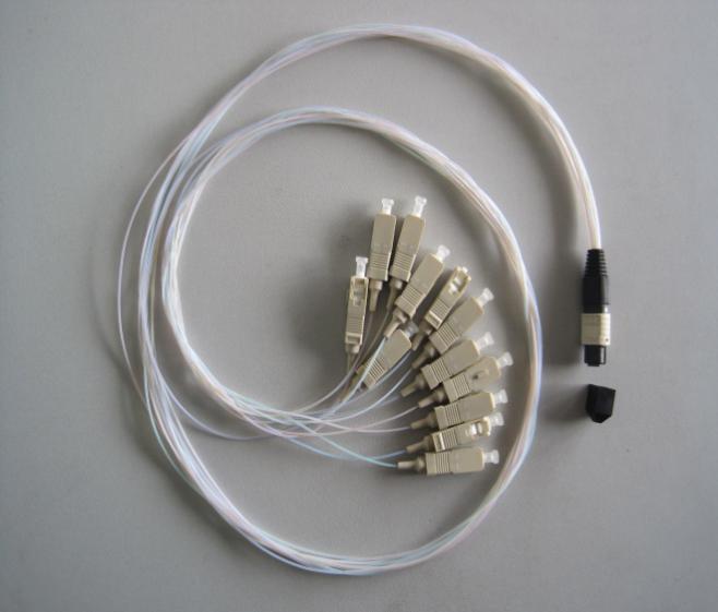 MPO / MTP 8/12/24 cores UPC/APC/OM3 Yellow/Aqua Fiber Optic Patch Cord MPO / MTP 8/12/24 cores UPC/APC/OM3 Yellow/Aqua Fiber Optic Patch Cord